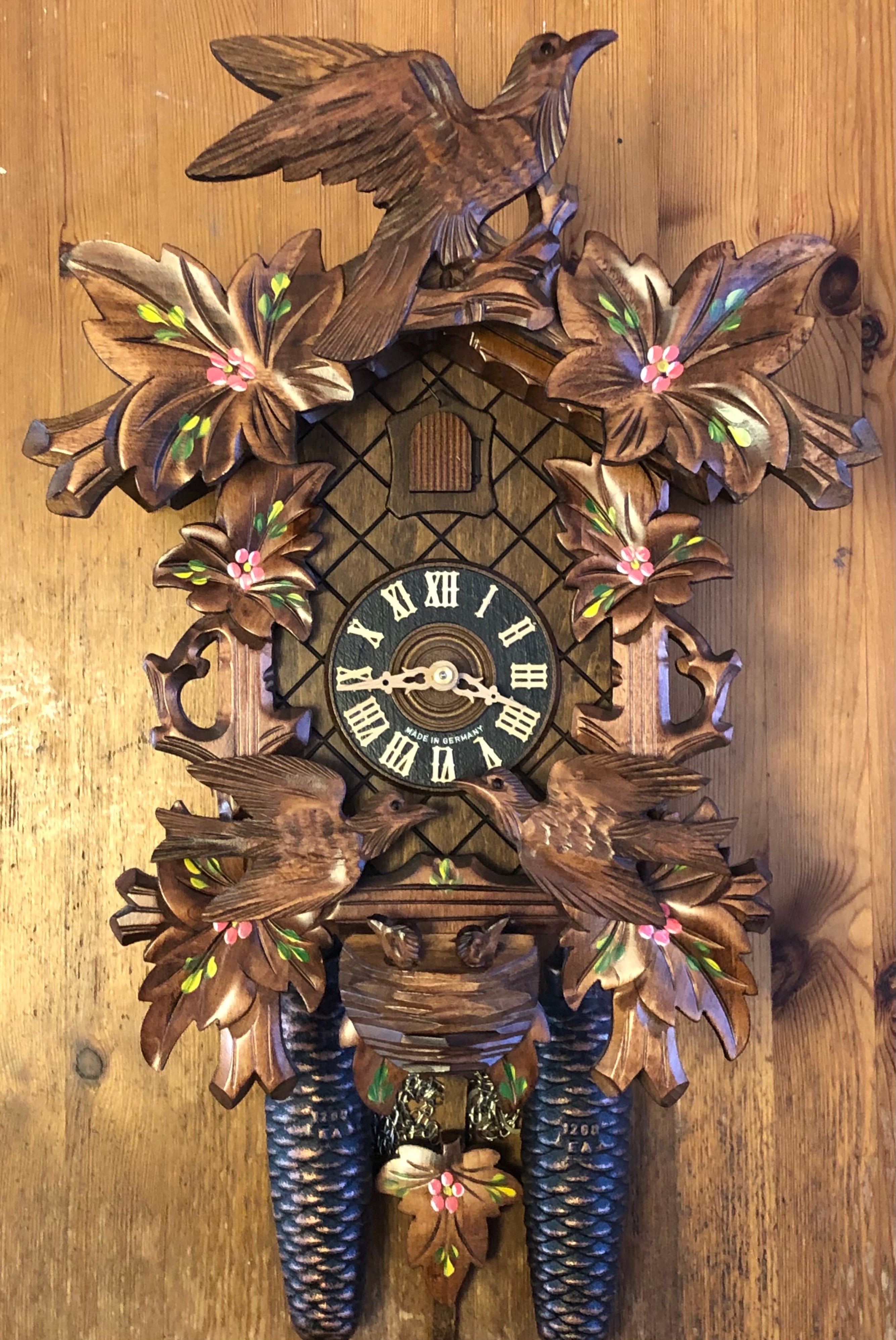 VINTAGE - Eight Day Traditional Cuckoo Clock with “Feeding” Birds and